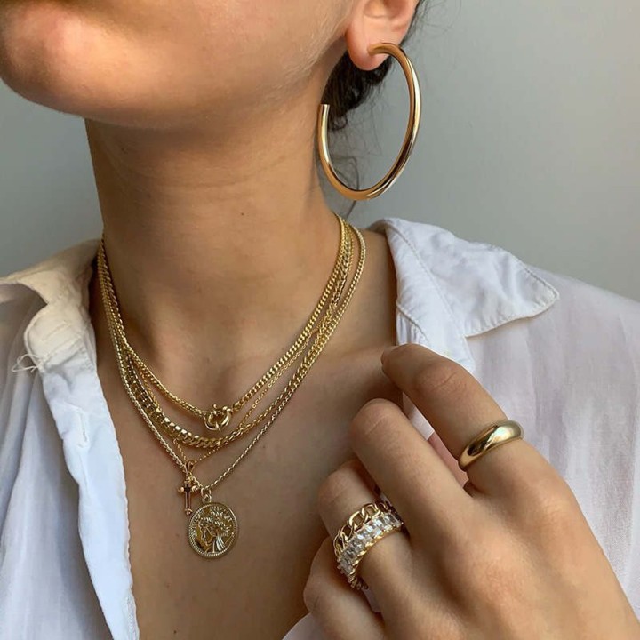 Unconventional Ways To Wear Jewelry: Creative Ideas To Make A Statement